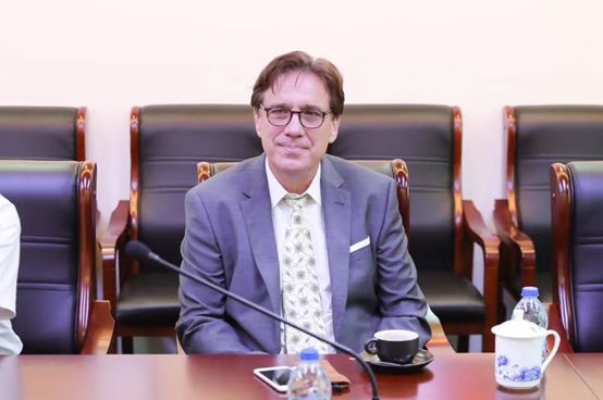 上海科技党建-维也纳科技大学信息物理系统研究部Radu Grosu教授一行到中电32所交流座谈